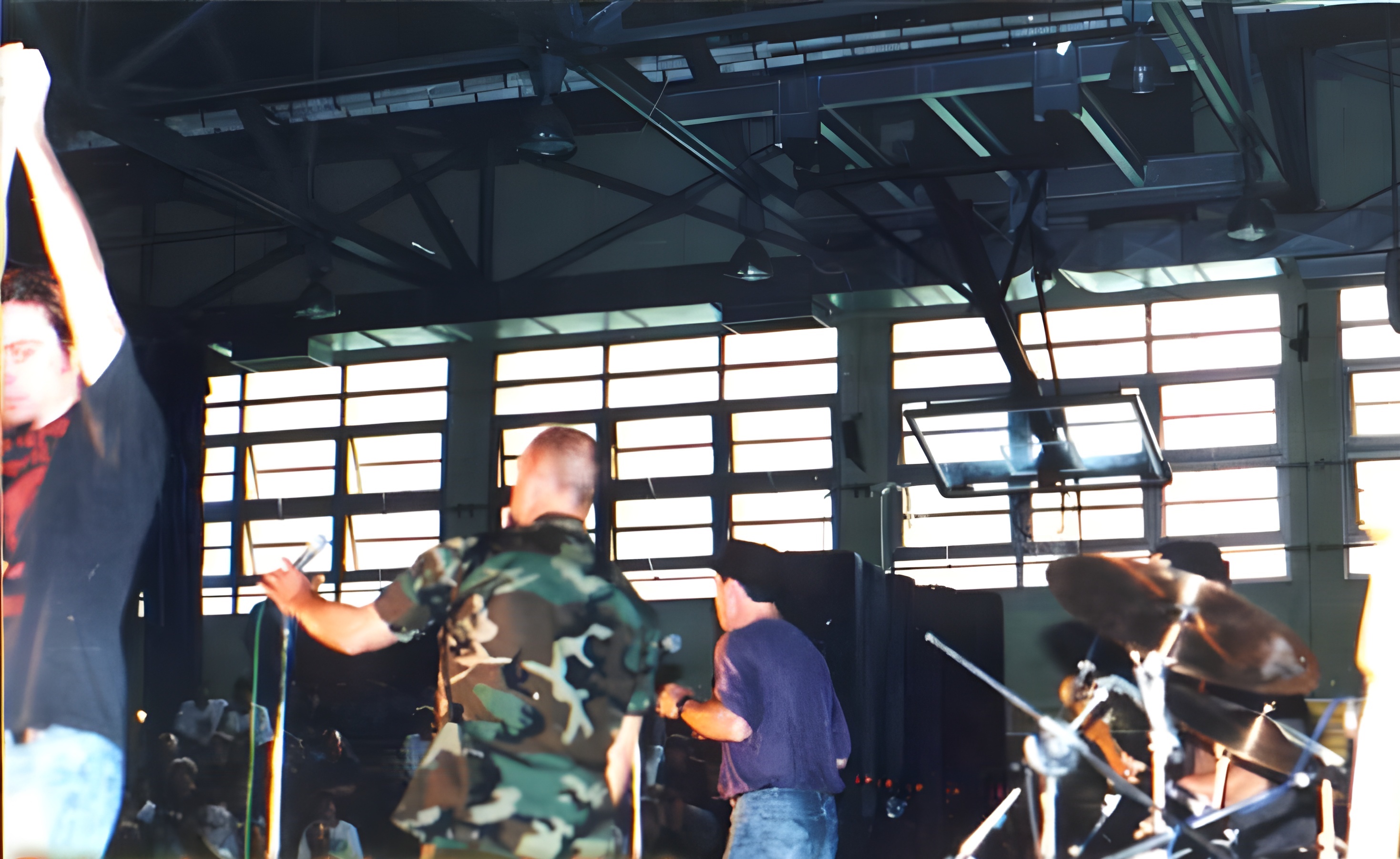 Photos: Lester Butler, Bruce Willis and the Planet Hollywood band – No ...